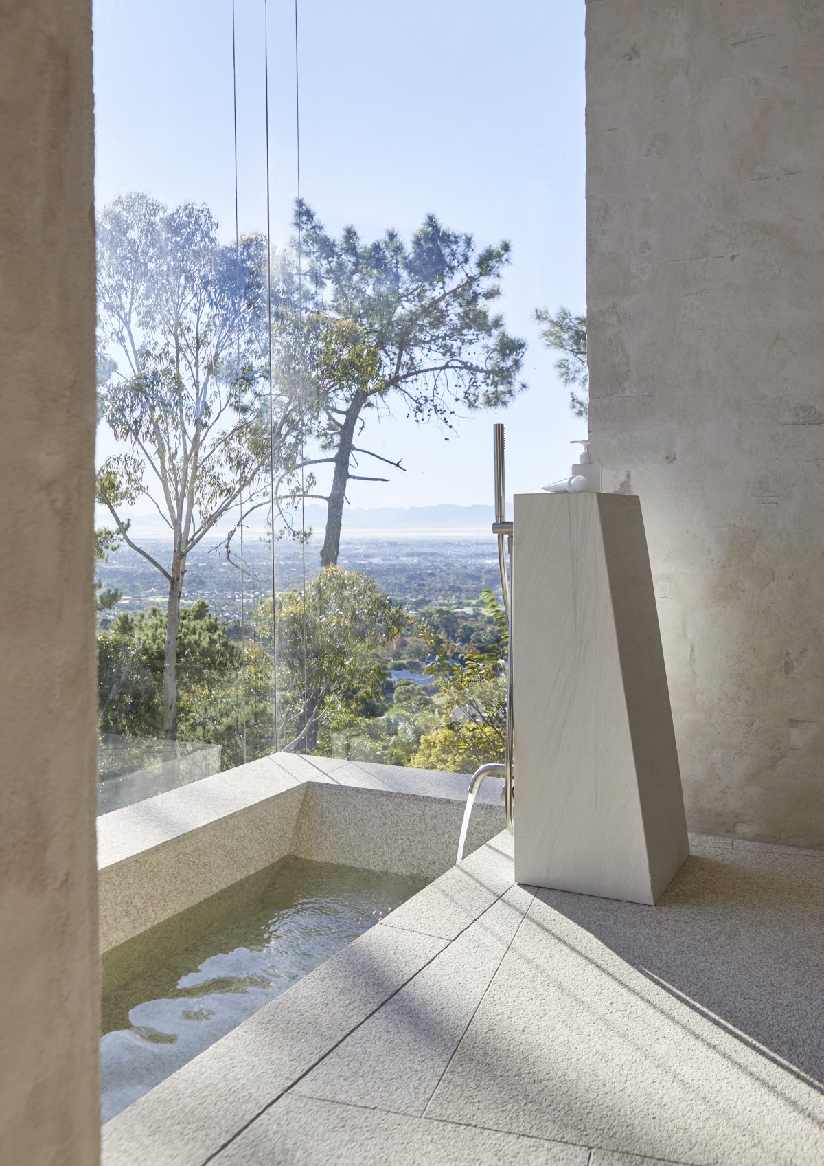 YINJISPACE - Chris Van Niekerk x Mountain House